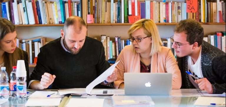 Maturità 2026: materie ai commissari interni e guida alla domanda per ...